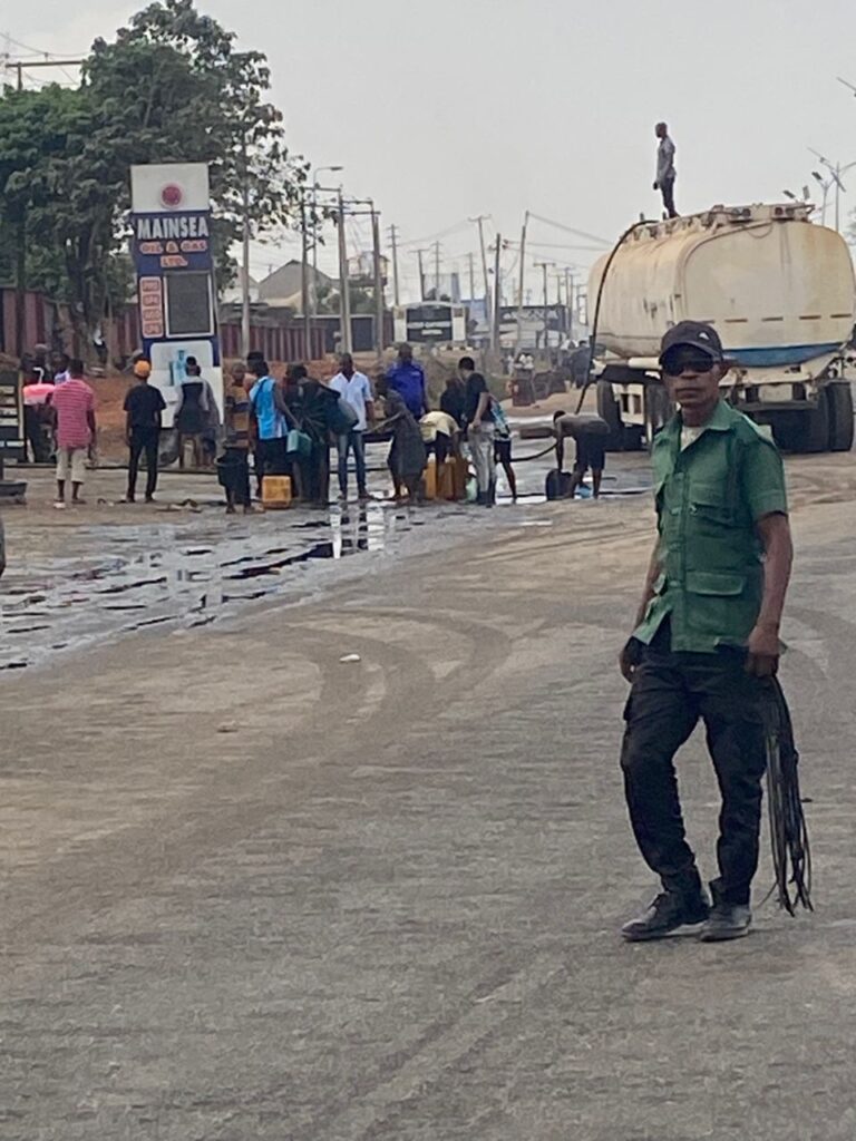 Anambra Fire Service averts Petrol tanker explosion - Trending News