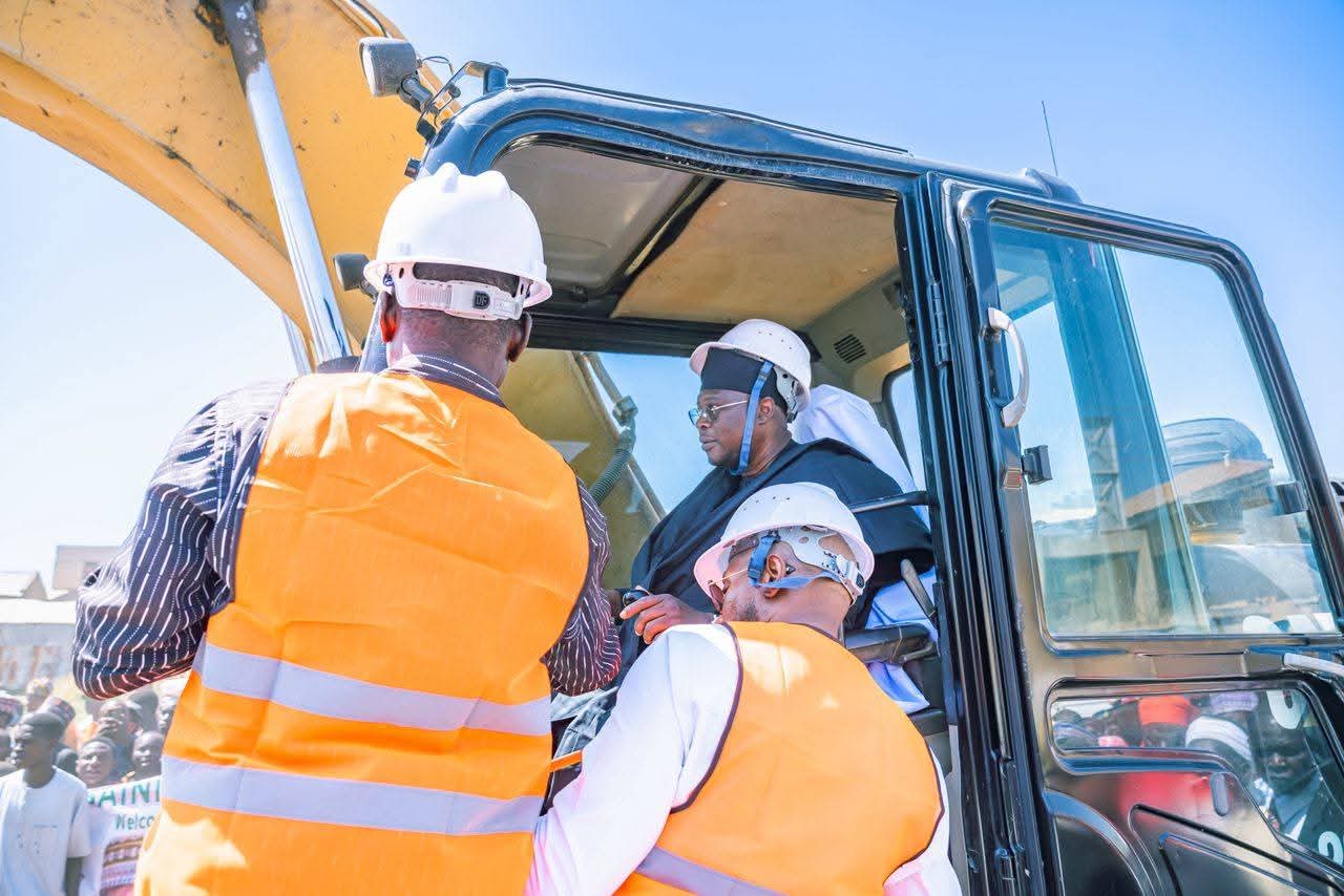 Fintiri Flags Off ₦14.9bn Mubi–Maiha Federal Road Project - Trending News
