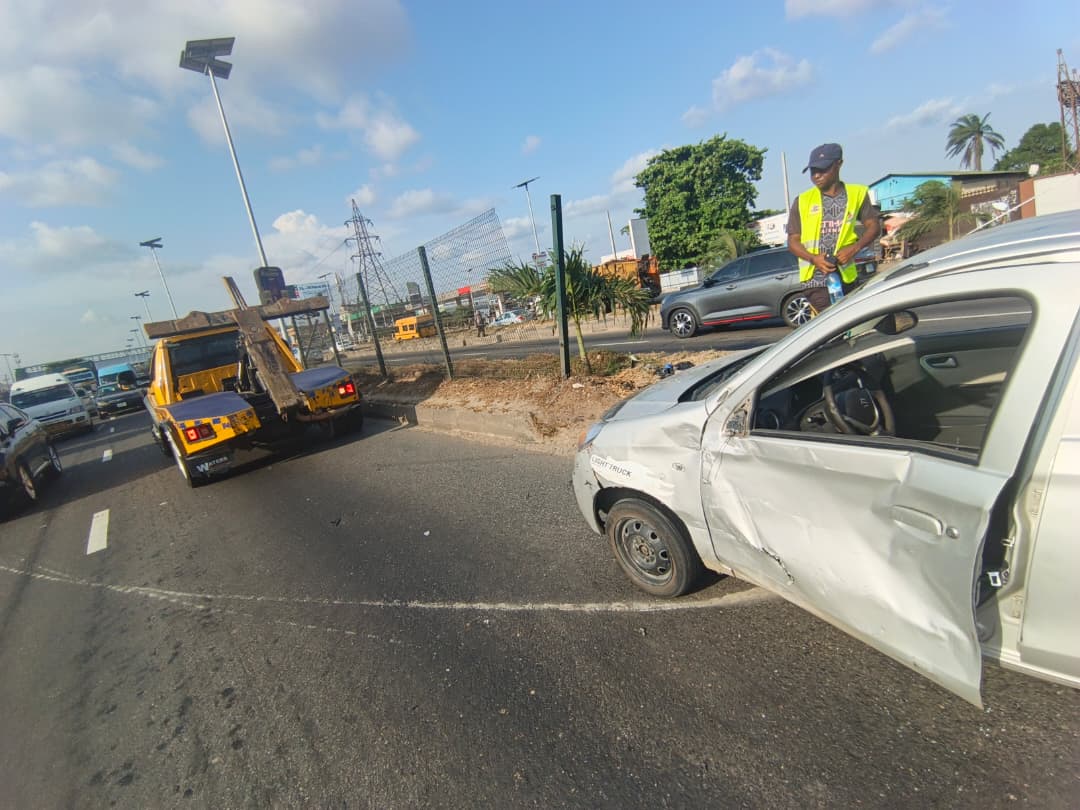No Fatalities as Two Vehicles Collide at Onipanu Bus Stop in Lagos ...