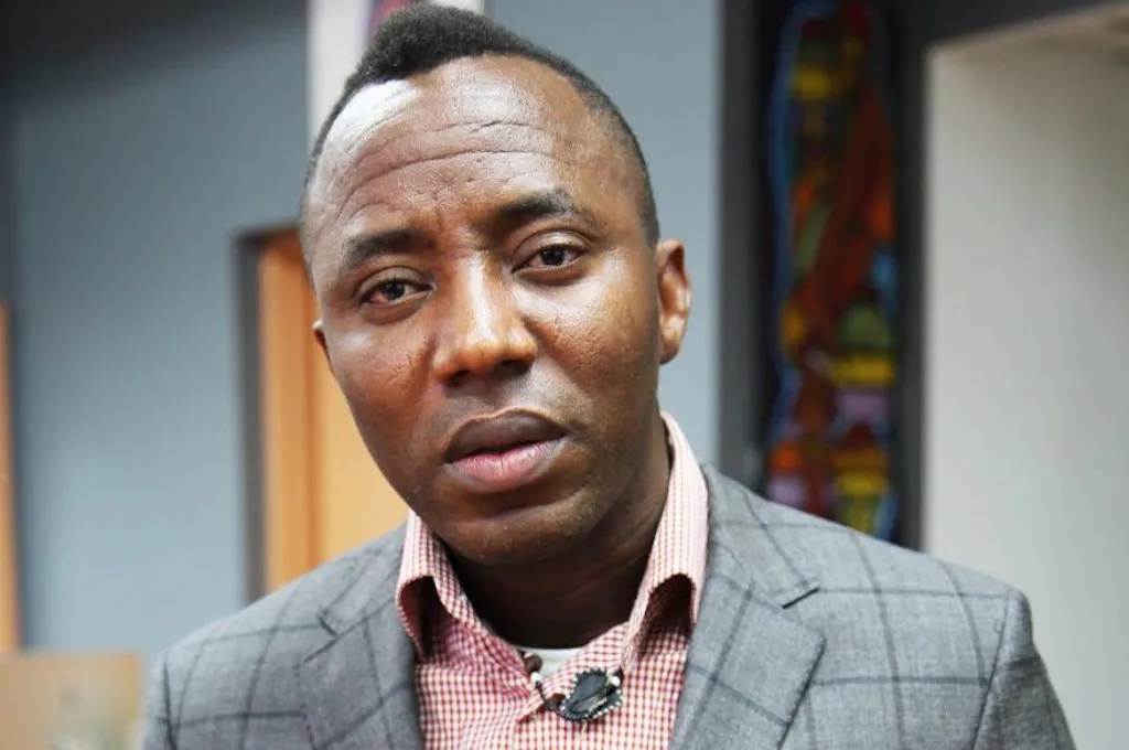 Sowore's Supporters Block Security Operatives From Taking Him Into ...